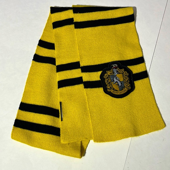Wizarding World Of Harry Potter | Accessories | Harry Potter Hufflepuff ...
